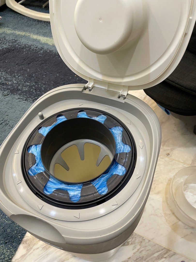 Tommee Tippee Sangenic Twist & Click Advanced Diaper Disposal Bin, Babies & Kids, Bathing ...