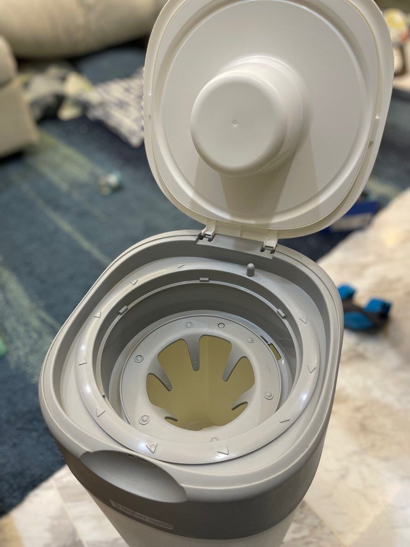 Tommee Tippee Sangenic Twist & Click Advanced Diaper Disposal Bin, Babies & Kids, Bathing ...