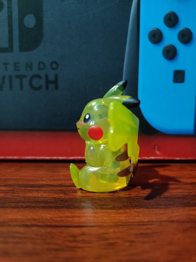 TOMY Pokemon Clear Figure - Pikachu (Sitting Pose), Hobbies & Toys ...