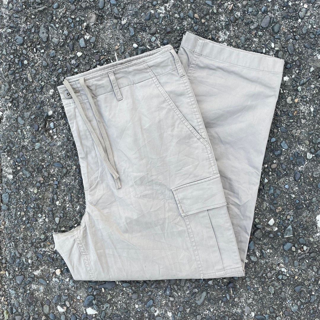 Uniqlo Smart Cargo Pants, Men's Fashion, Bottoms, Joggers on Carousell