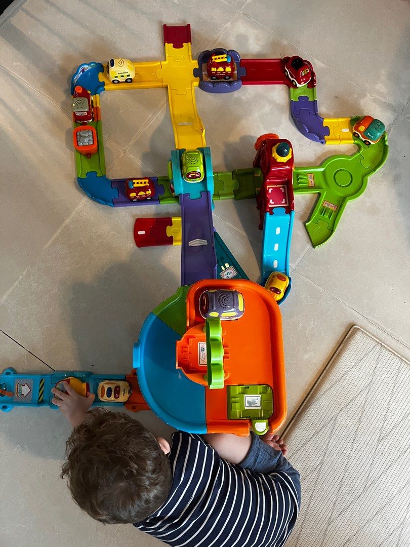 Vtech car park tower + 12 cars +fire station, Hobbies & Toys, Toys ...