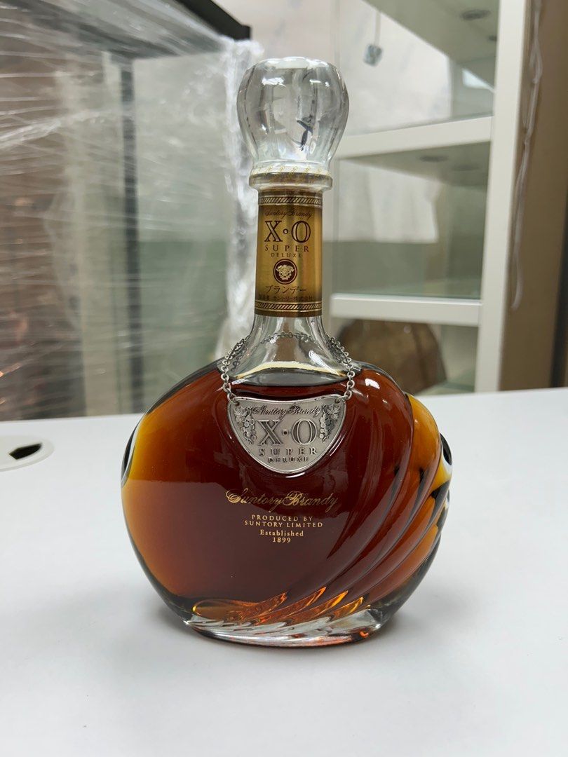 日本XO Super Deluxe 白蘭地 (Suntory Brandy) 700ml, 嘢食 & 嘢飲, 酒精飲料 - Carousell