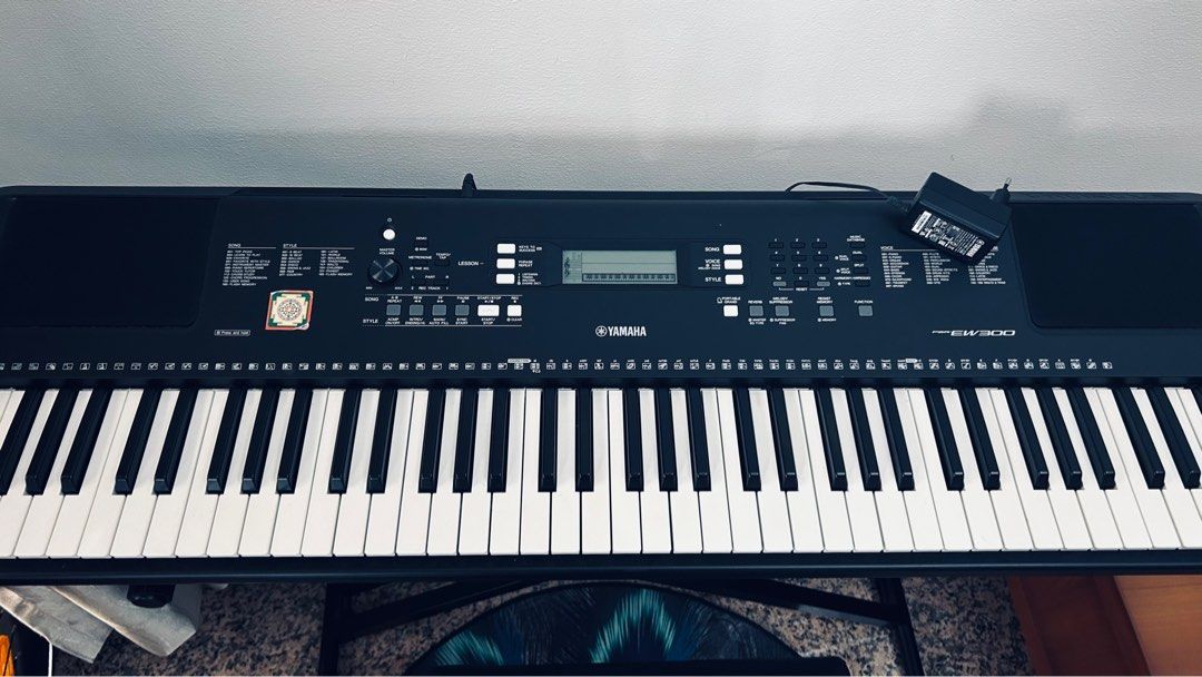 Yamaha PSR EW300 incl. Stand and bench, Hobbies & Toys, Music & Media ...