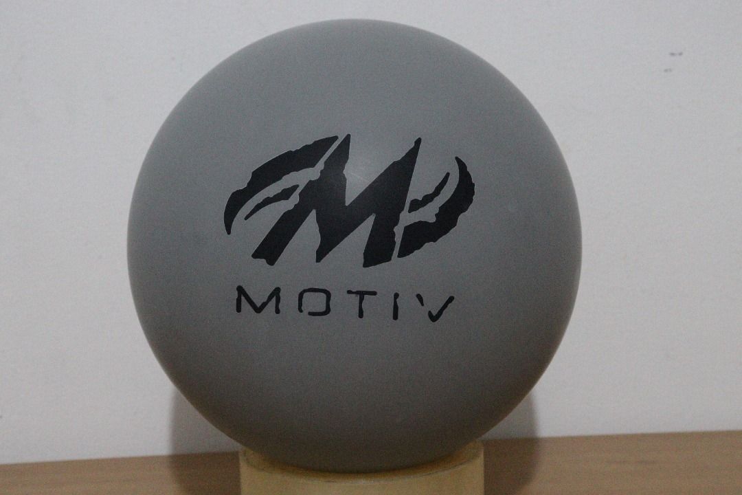 15-pound Carbide Tank MOTIV Bowling Ball, Sports Equipment, Sports ...
