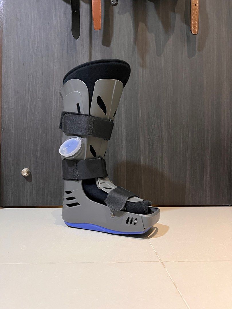 Aircast Walking Boot (M), Health & Nutrition, Assistive & Rehabilatory ...