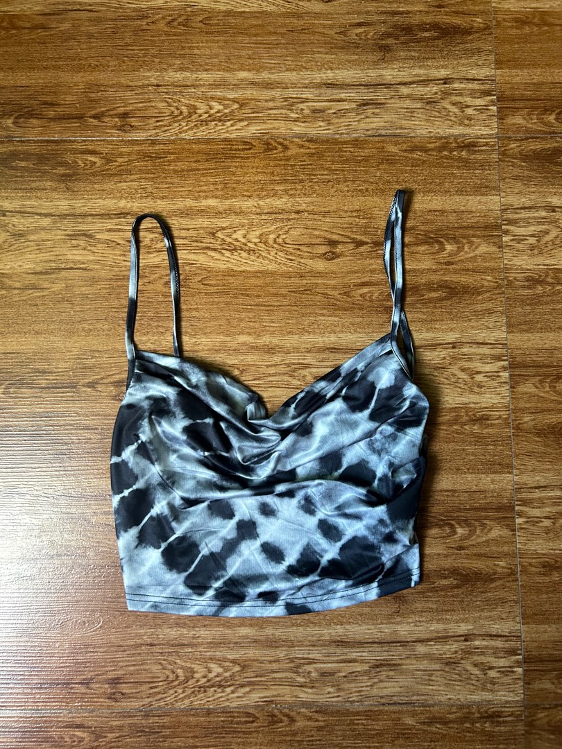 Backless top, Women's Fashion, Tops, Sleeveless on Carousell