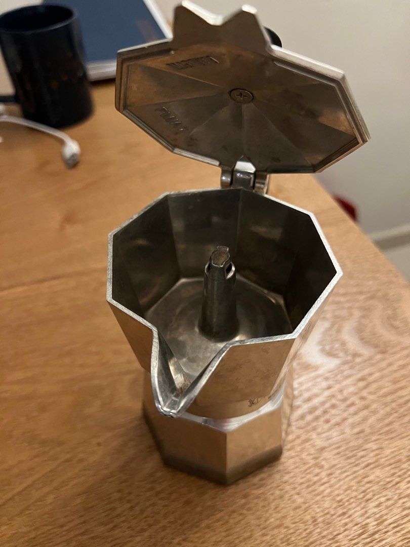 Bialetti Moka Express, TV & Home Appliances, Kitchen Appliances, Coffee ...