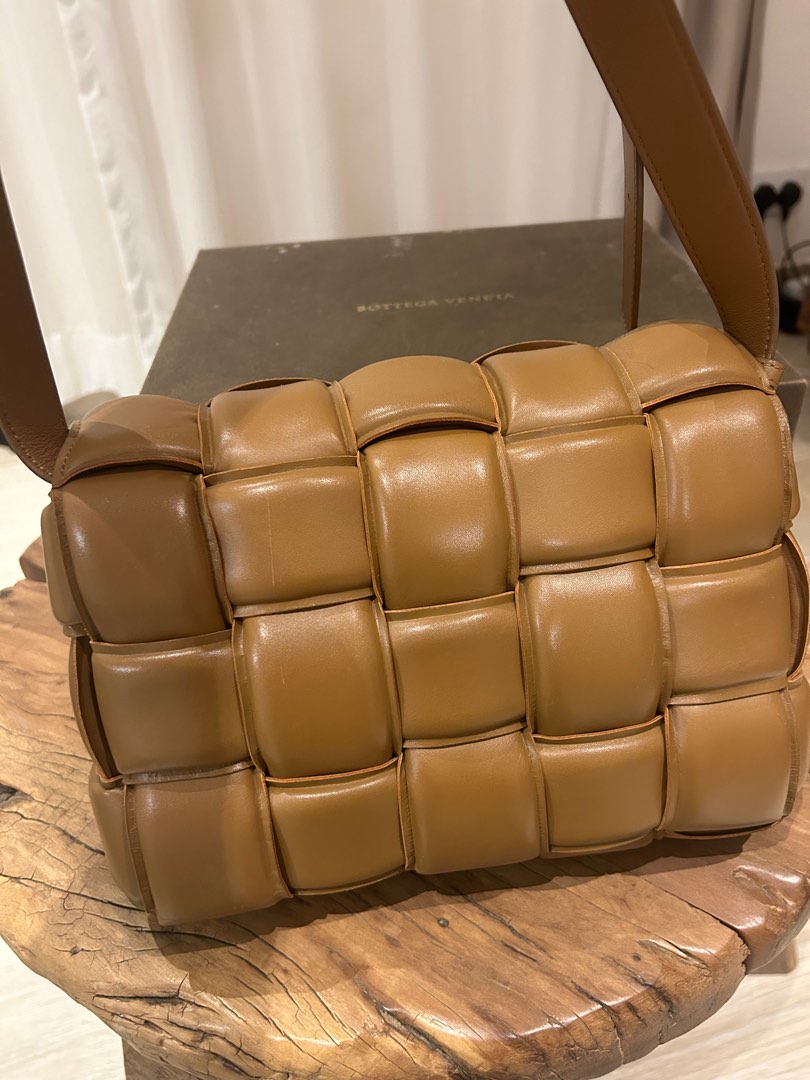 BOTTEGA VENETA BV cassette caramel bag, 名牌, 手袋及銀包 - Carousell