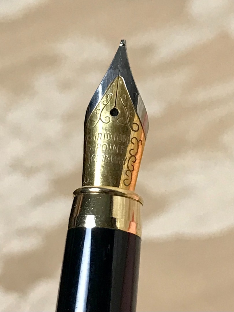 BOXED SET Brillante Fountain Pen + Mechanical Pencil in Pearl Ivory ...