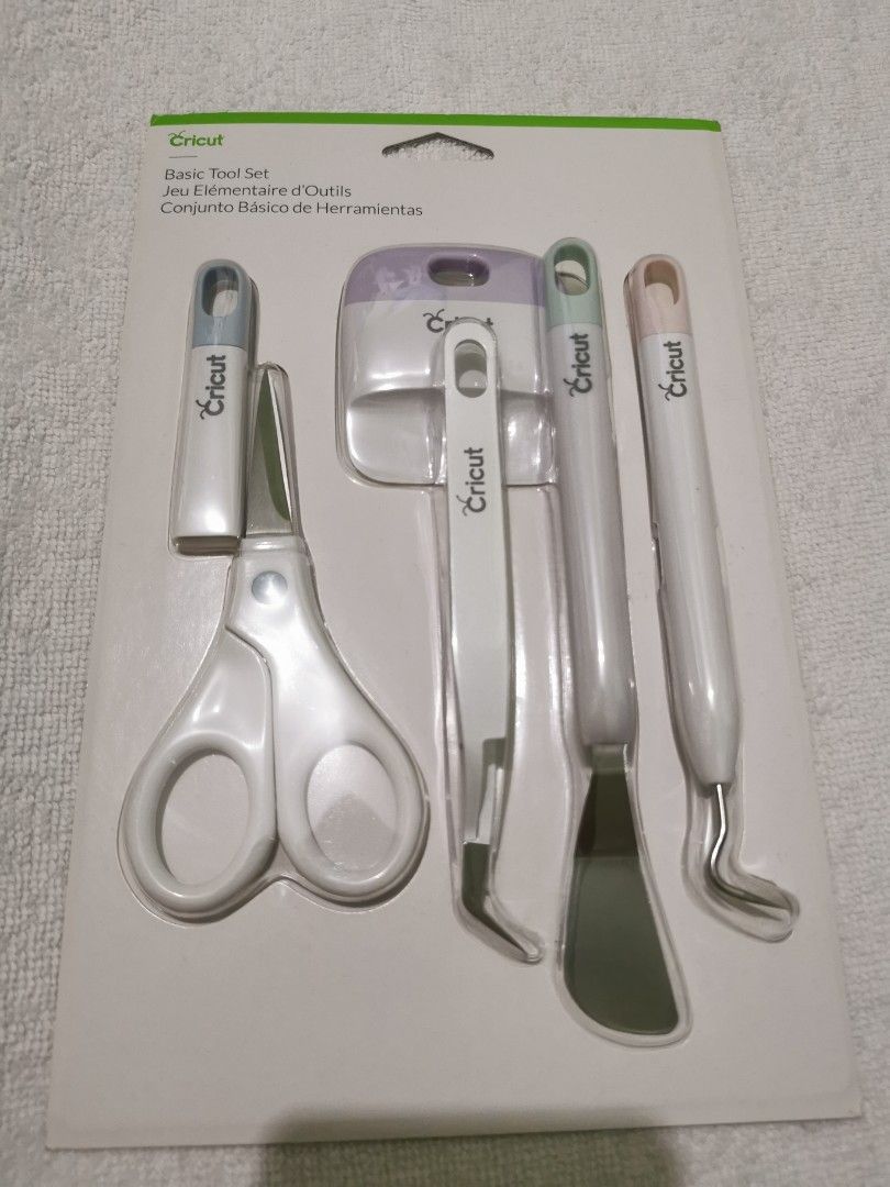 Cricut basic tool set, Hobbies & Toys, Stationery & Craft, Art & Prints on Carousell