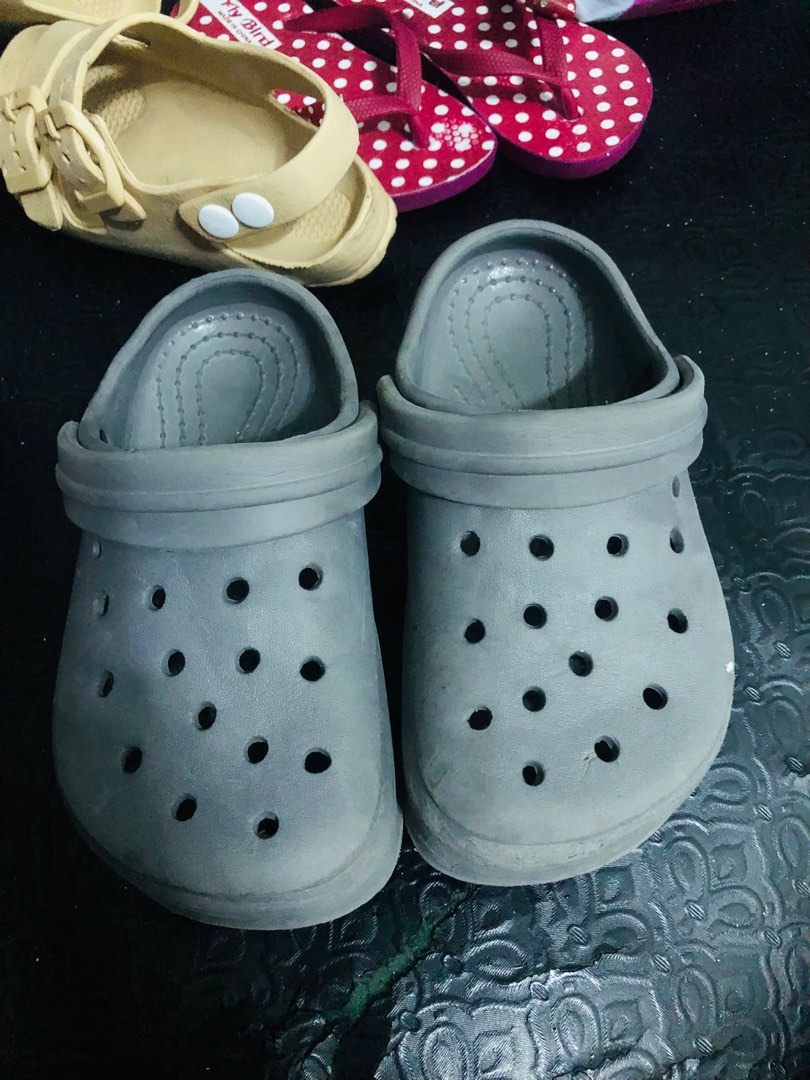 Crocs Gray 27cm, Babies & Kids, Babies & Kids Fashion on Carousell