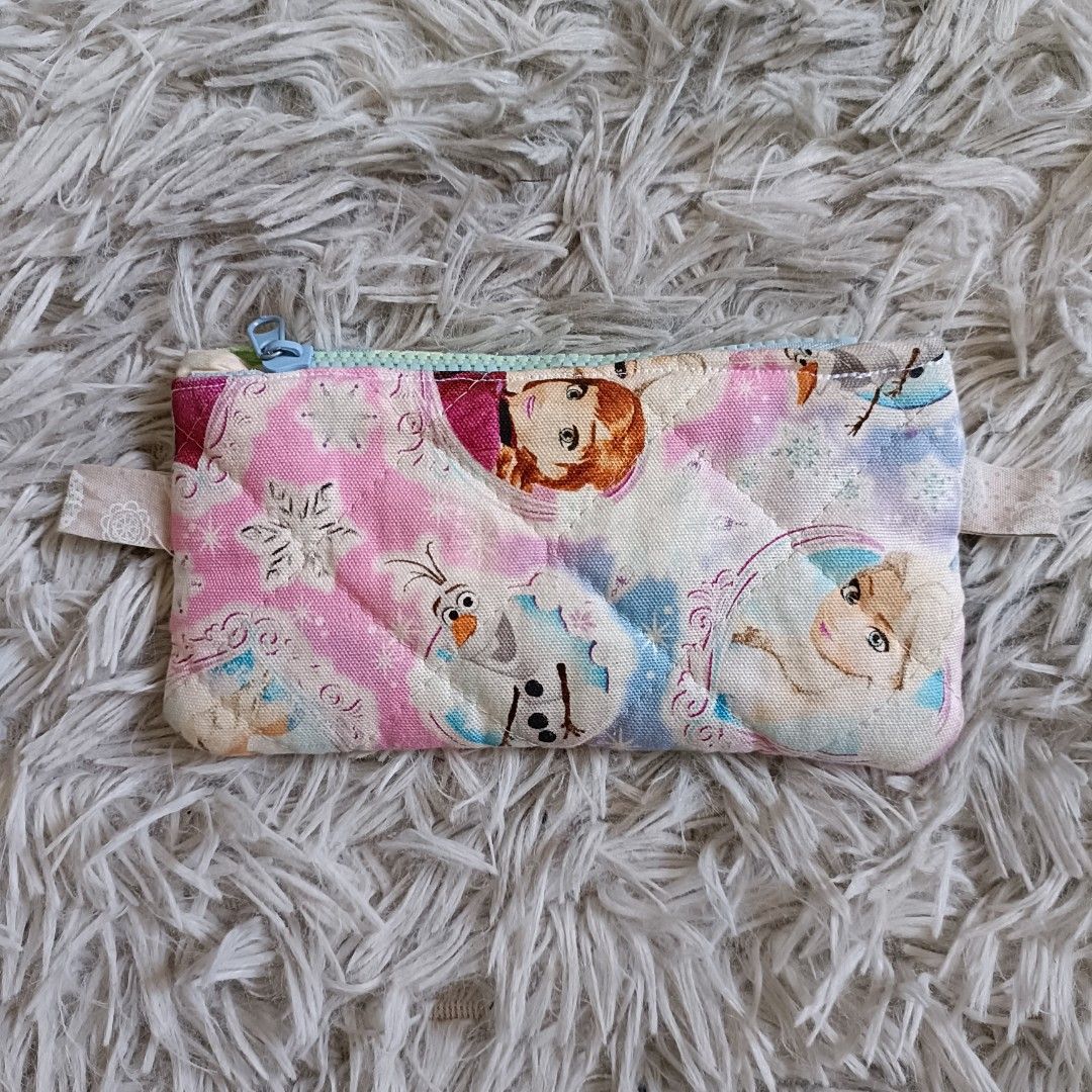DISNEY Frozen Reversible Coin Purse, Women's Fashion, Bags & Wallets ...