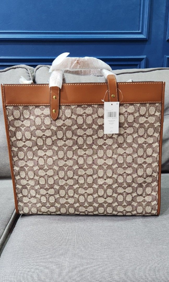 Disney x Coach Field Tote 40 Jacquard with Patches, Women's Fashion ...