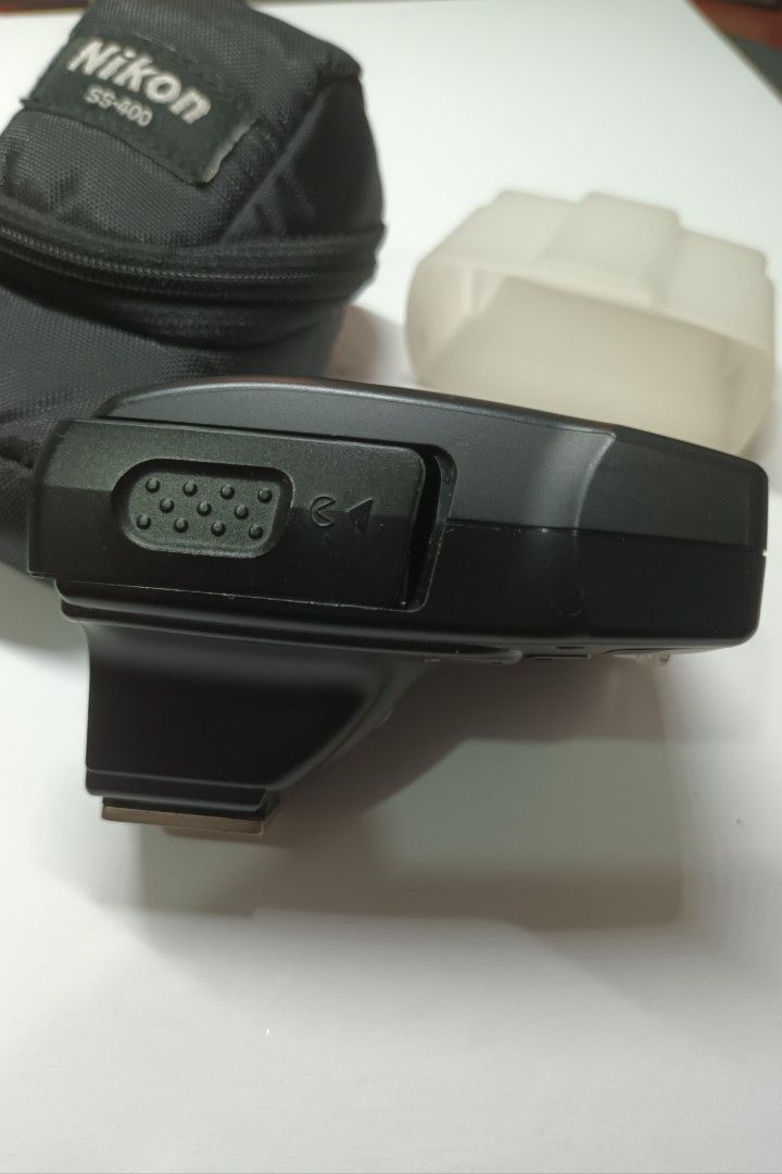 FS: Nikon SB-400 Flash, Photography, Cameras on Carousell