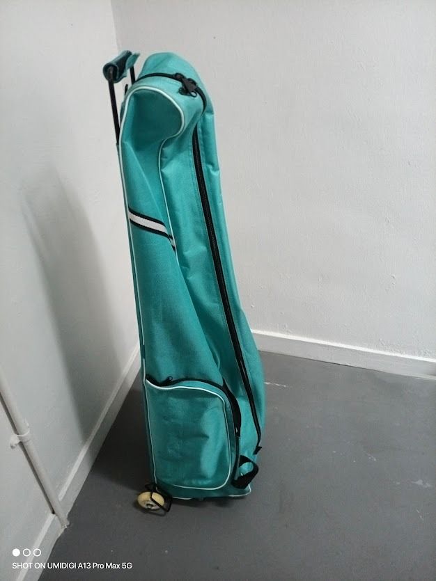 Golf Bag Trolley Dimension inside: 112H x 26B x 28Lcm, Sports Equipment ...