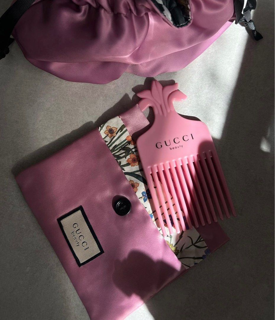 Gucci beauty comb with pouch can fit cards, Women's Fashion, Watches ...