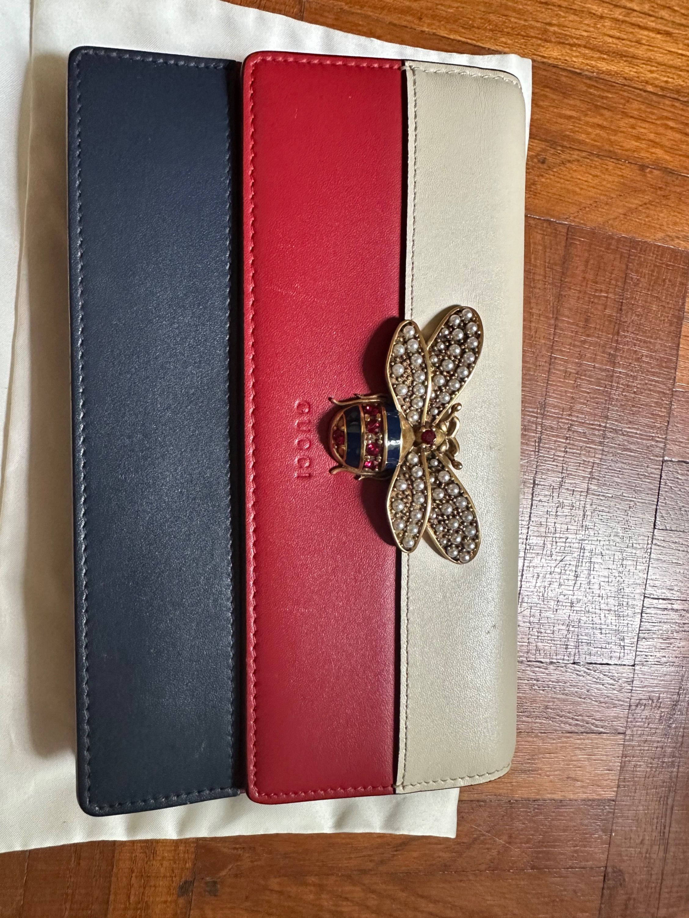 Gucci Queen Margaret Bee Wallet on Chain, Luxury, Bags & Wallets on ...