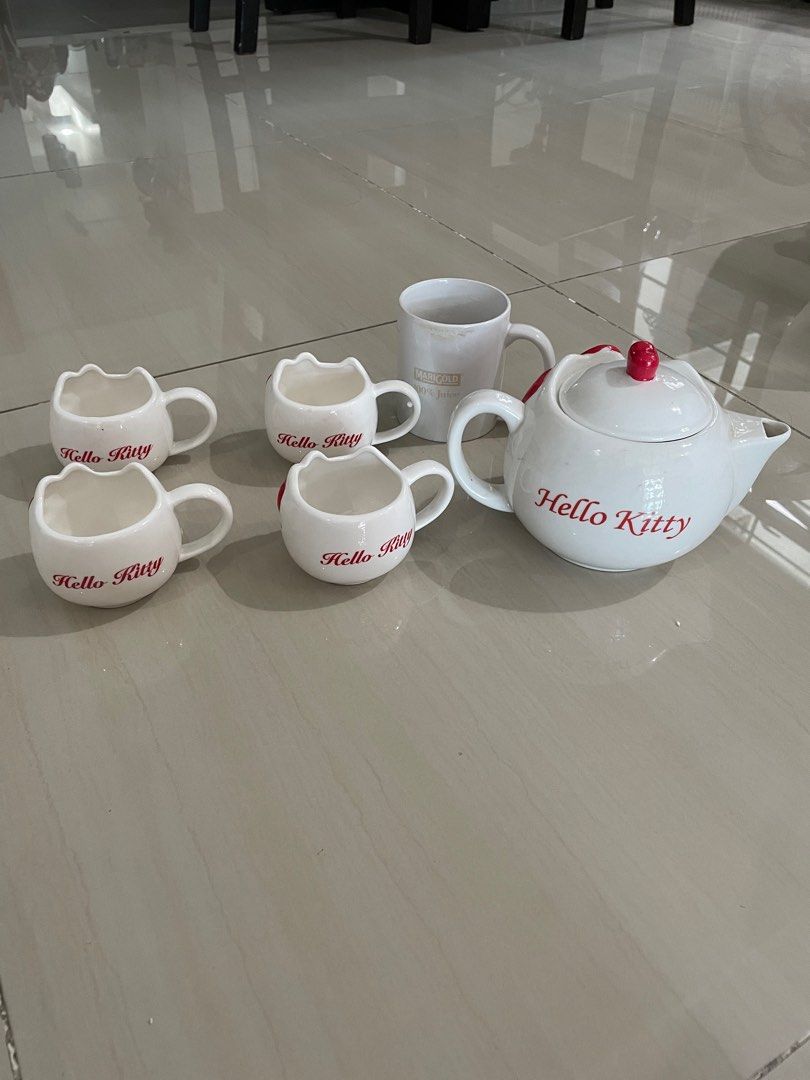 Hello Kitty tea set, Furniture & Home Living, Kitchenware & Tableware ...