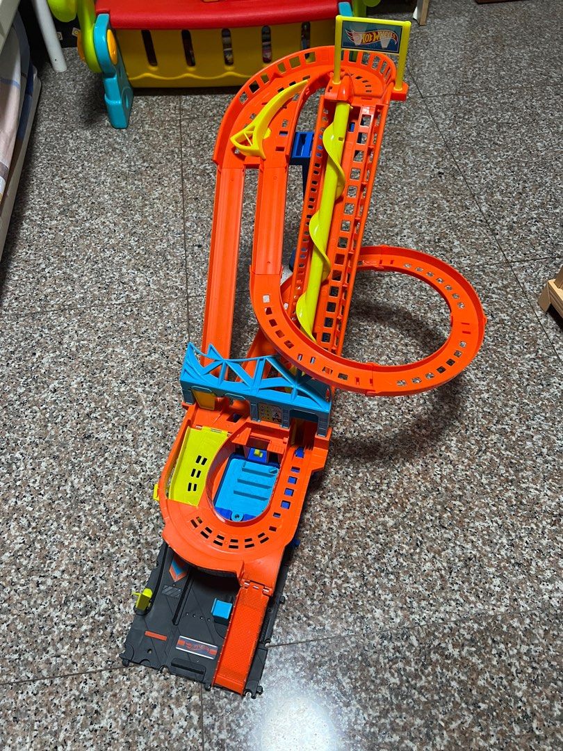 Hot Wheels City motorized roller coaster, Hobbies & Toys, Toys & Games ...