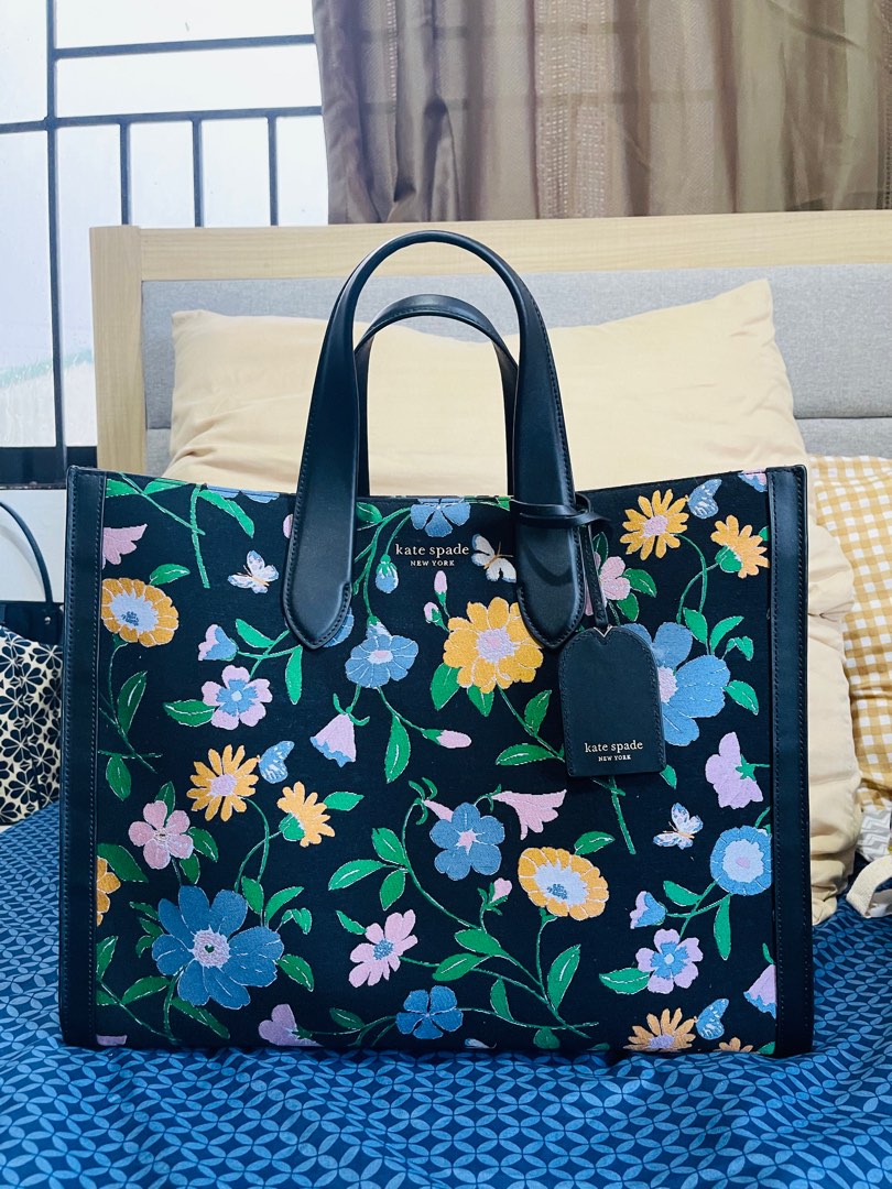 Kate Spade Manhattan Large Tote, Luxury, Bags & Wallets on Carousell