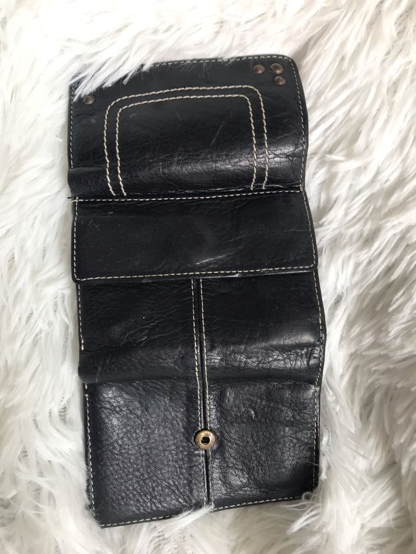 le saunda leather trifold wallet, Luxury, Bags & Wallets on Carousell