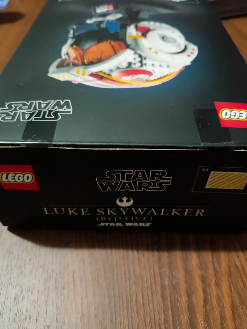 Lego 75327 Luke Skywalker (Red Five) Helmet (675 Pieces), Hobbies ...