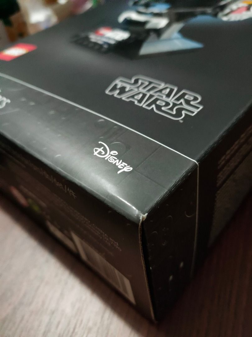 Lego 75327 Luke Skywalker (Red Five) Helmet (675 Pieces), Hobbies ...