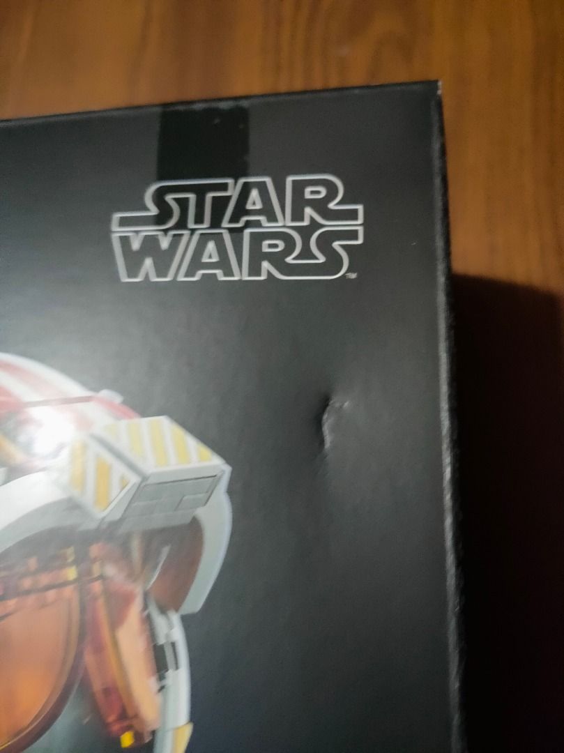 Lego 75327 Luke Skywalker (Red Five) Helmet (675 Pieces), Hobbies ...