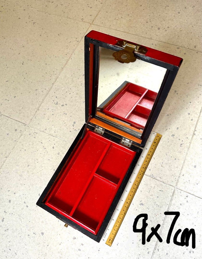 Vintage Make Up box, Beauty & Personal Care, Face, Makeup on Carousell