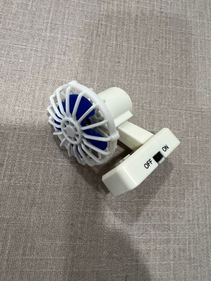 Mini Toy fan - operational, Hobbies & Toys, Toys & Games on Carousell