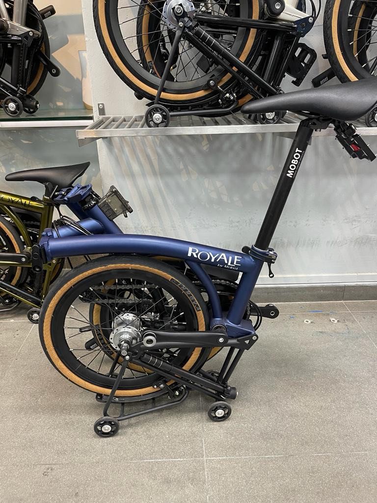 Mobot Camp Royale Trifold x 2, Sports Equipment, Bicycles & Parts ...