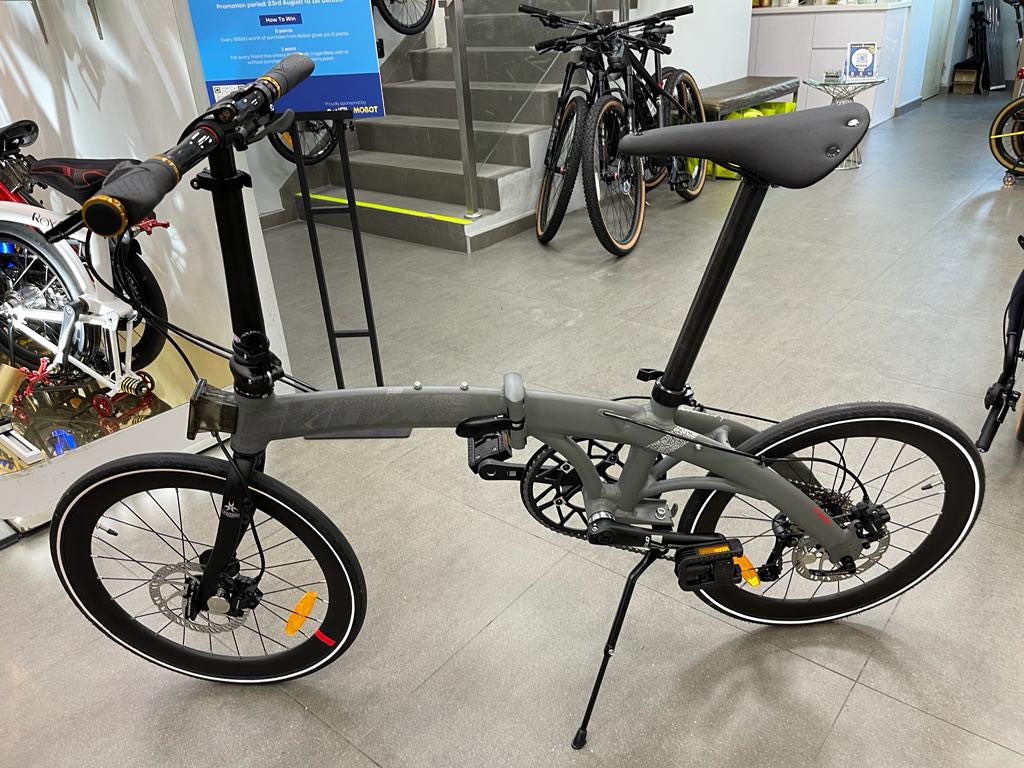 Mobot Camp Royale Trifold x 2, Sports Equipment, Bicycles & Parts ...