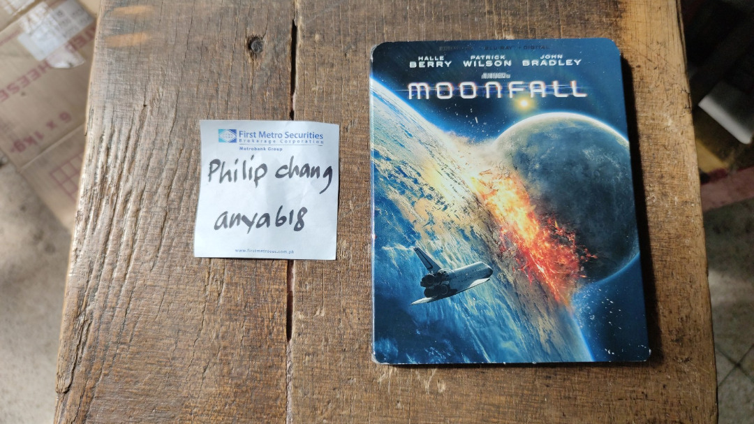 Moonfall (4K Ultra HD + Blu-ray + Digital HD)(slipcase), Hobbies & Toys, Music & Media, CDs ...