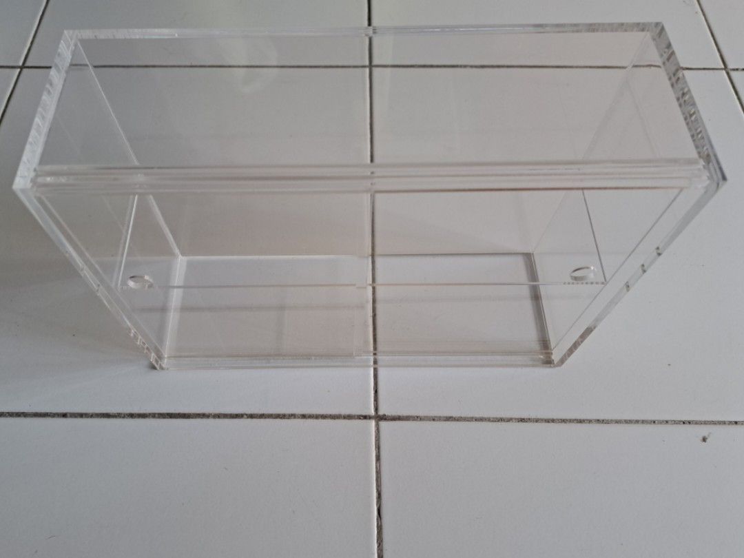 MUJI Acrylic Display Case With Sliding Doors Size S, Furniture & Home ...