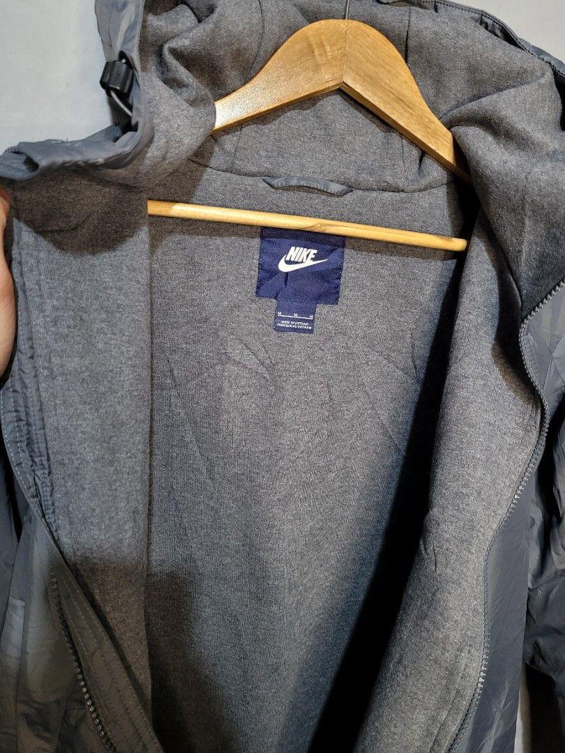 Nike gray rain jacket, Men's Fashion, Coats, Jackets and Outerwear on ...