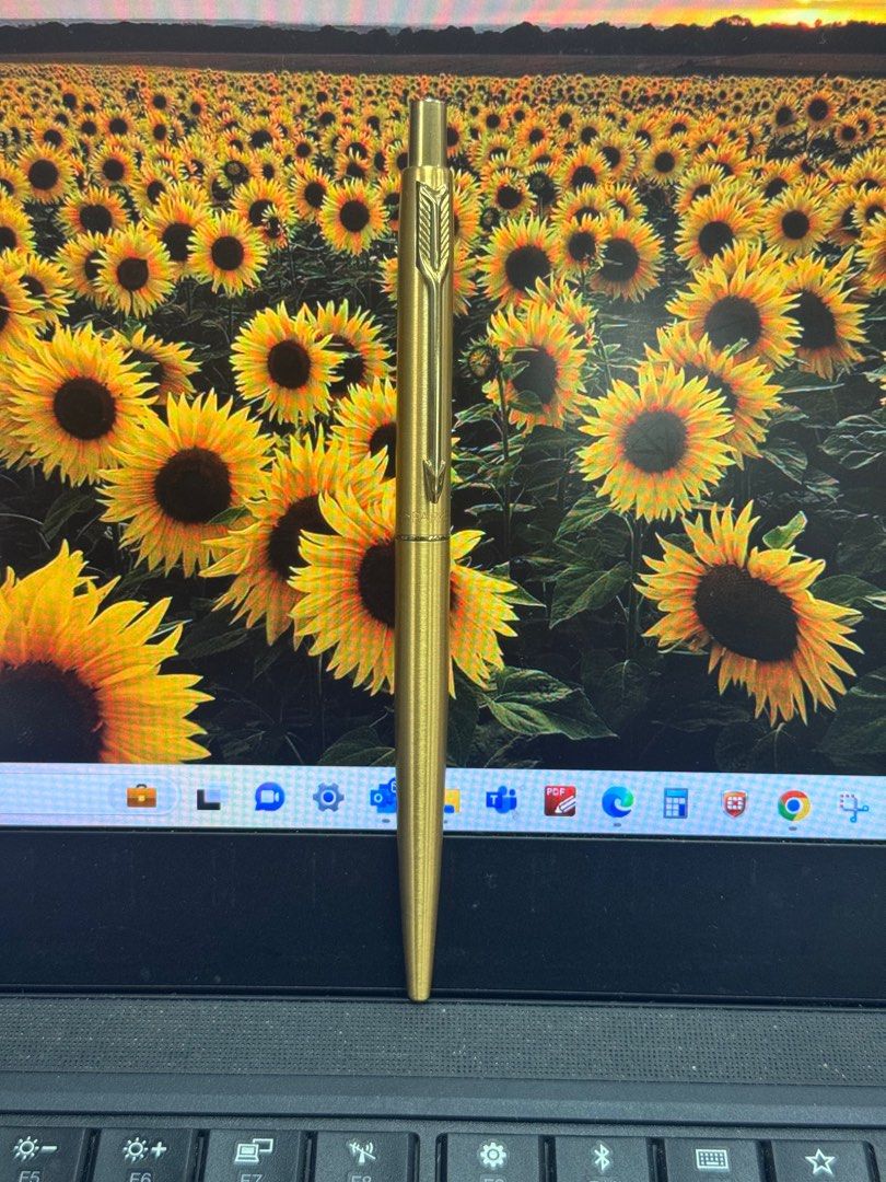 Parker Classic Gold Plated Ball Pen by Parker Blue ink | Parker Jotter ...