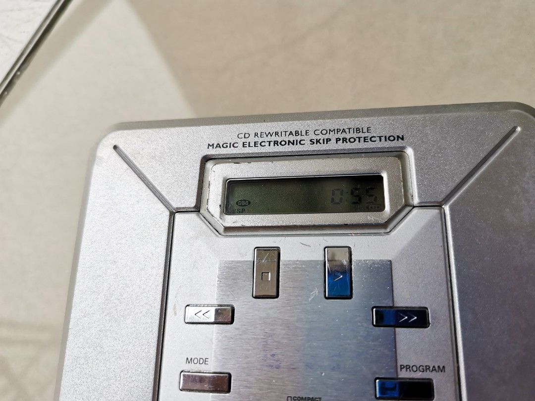 Philips eXpanium EXP103 Portable CD Player - 45-Second Anti-Skip, Audio ...