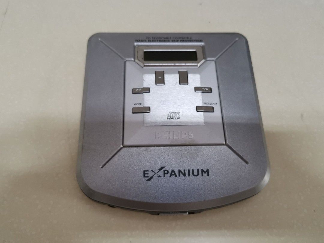 Philips eXpanium EXP103 Portable CD Player - 45-Second Anti-Skip, Audio ...
