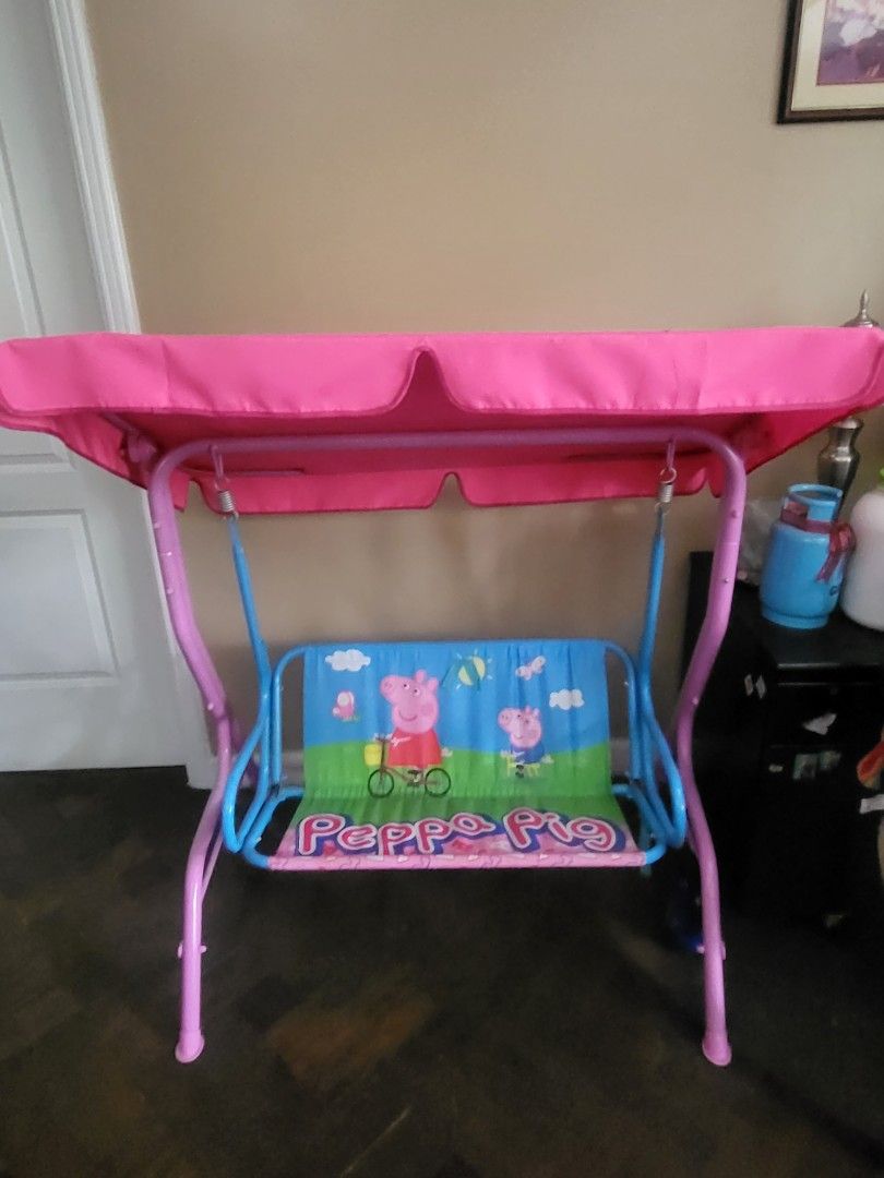 Pre-loved Peppa Pig Swing, Babies & Kids, Baby Nursery & Kids Furniture ...