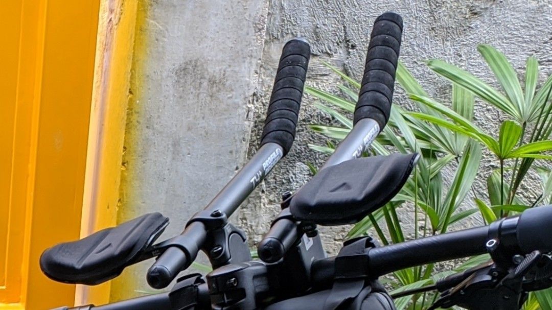 Profile Design T4+ with Profile Design 40mm risers, Sports Equipment ...