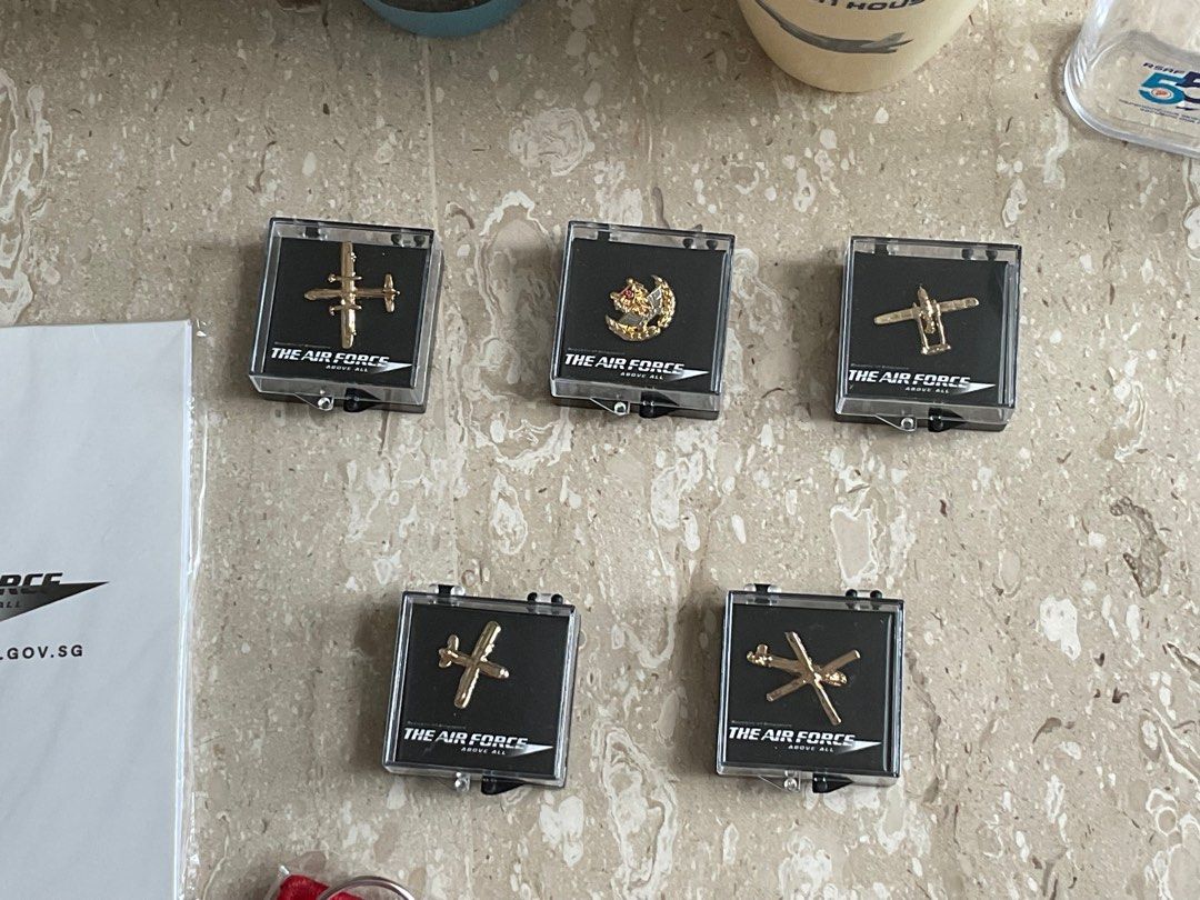 RSAF singapore air force merchandise badges pin, Hobbies & Toys ...