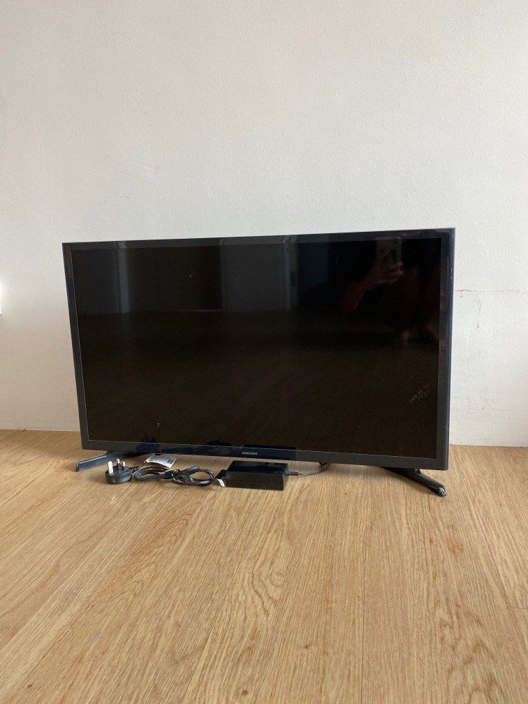 Samsung tv 31inch, TV & Home Appliances, TV & Entertainment, TV on ...