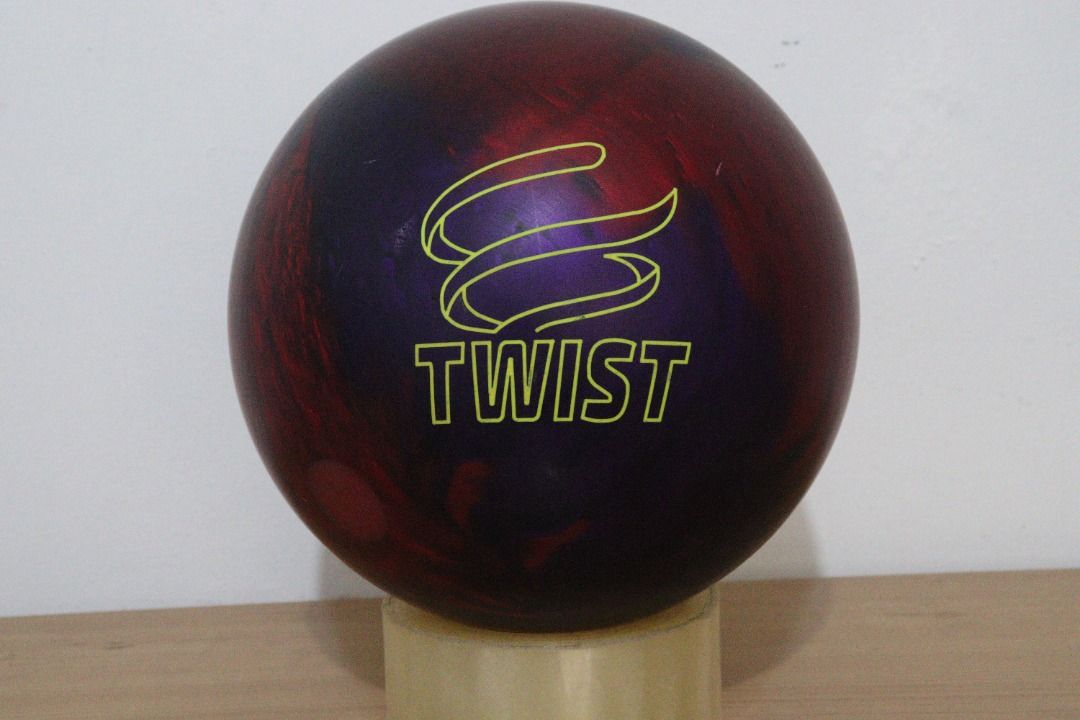 Second-hand Brunswick Twist Bowling Ball-15 lbs, Sports Equipment ...