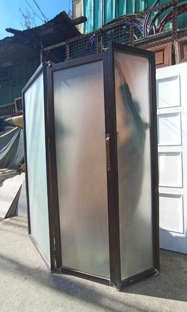 💦:SHOWER ENCLOSURE:💦 (Analoc Smoked Glass), Furniture & Home Living ...