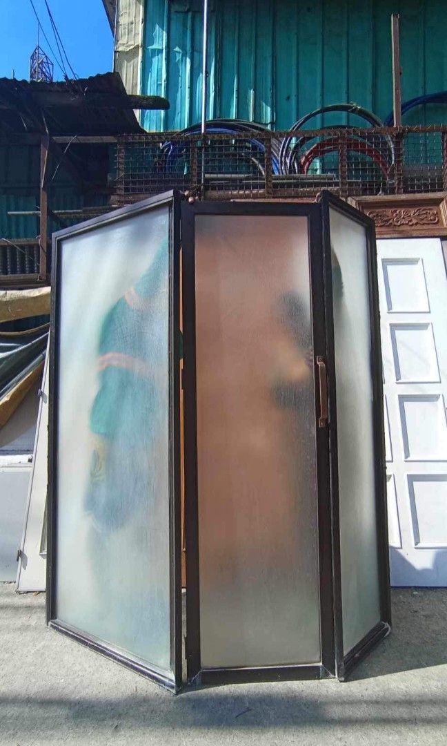 💦:SHOWER ENCLOSURE:💦 (Analoc Smoked Glass), Furniture & Home Living ...