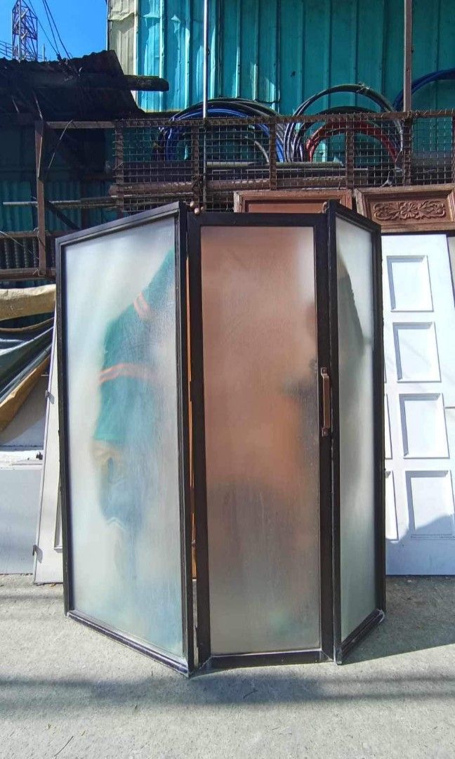 💦:SHOWER ENCLOSURE:💦 (Analoc Smoked Glass), Furniture & Home Living ...