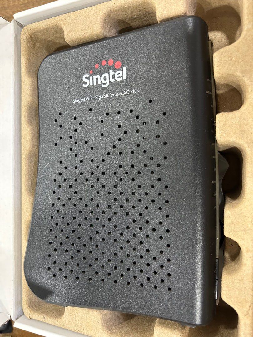 Singtel wifi gigabit router AC plus, Computers & Tech, Parts ...