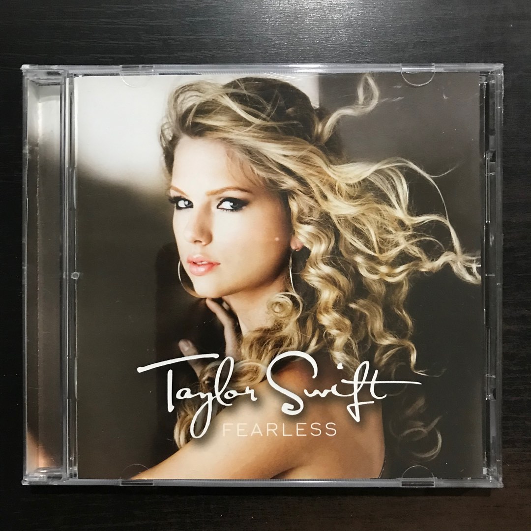 Taylor Swift - Fearless (Box Aus), Hobbies & Toys, Music & Media, CDs ...