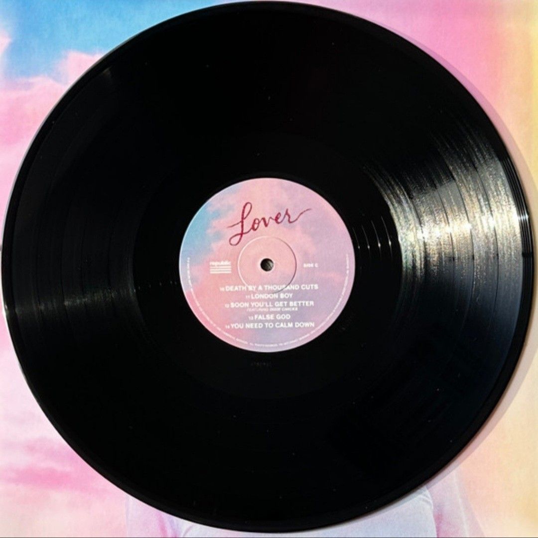 Taylor Swift - Lover (Black vinyl/plaka), Hobbies & Toys, Music & Media ...