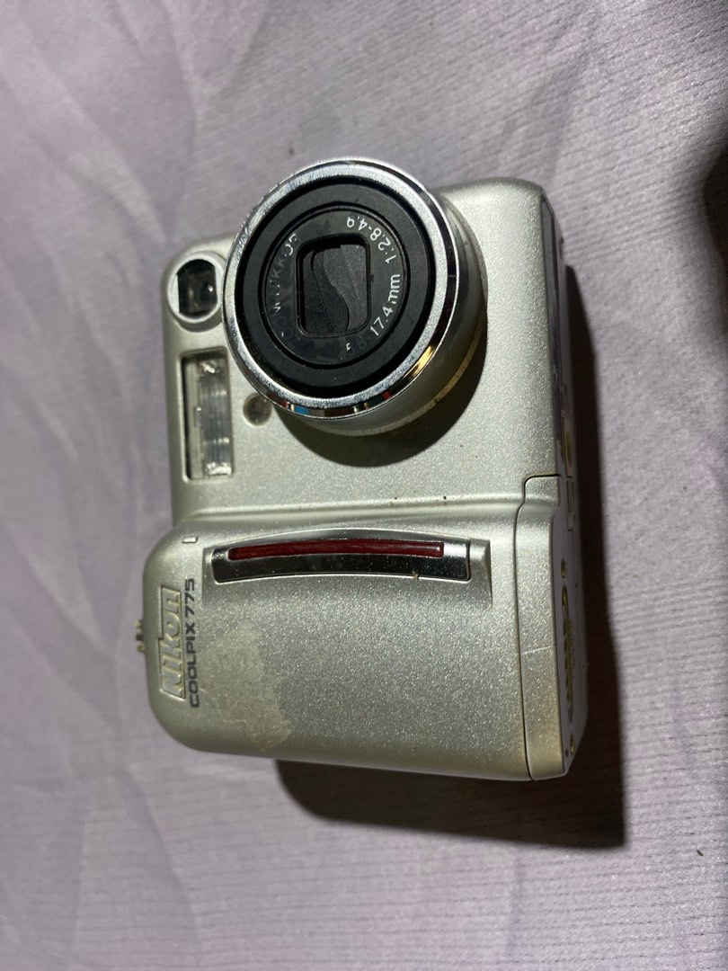 untested digi cam, Photography, Cameras on Carousell